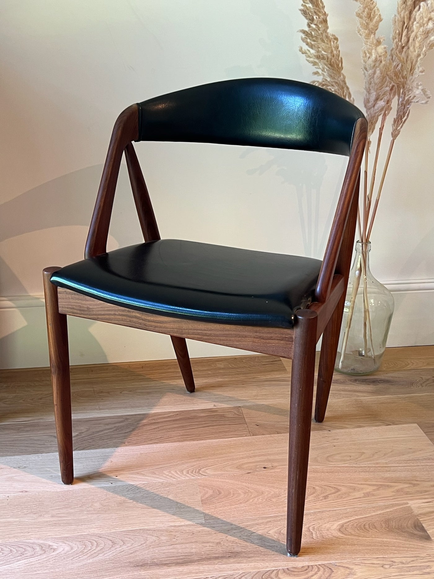Paire de chaises danoises vintage en teck "Arnhild" – Modèle 31 par Kai ...